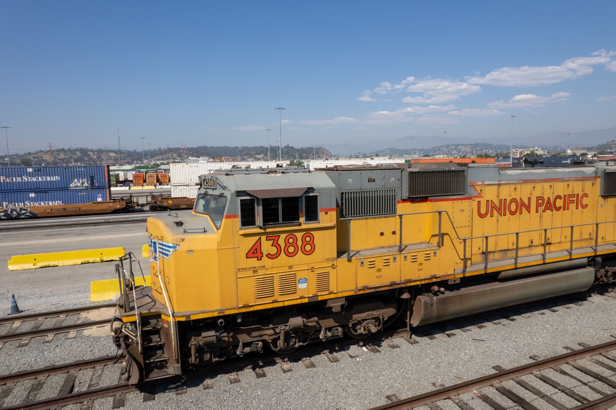 Union Pacific, Norfolk tumble as regulator pauses merger review