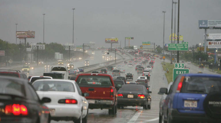 Texans sometimes do this when driving in the rain. But maybe they ...