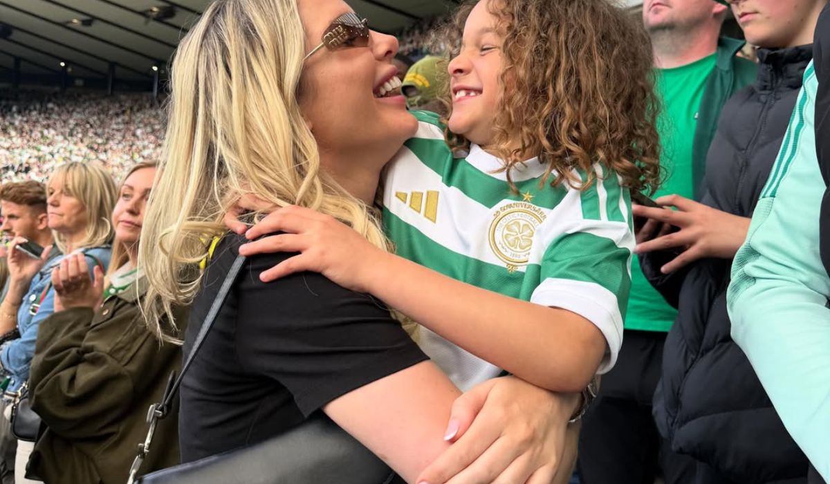 Helen Flanagan criticised as she admits how involved her parents are in ...