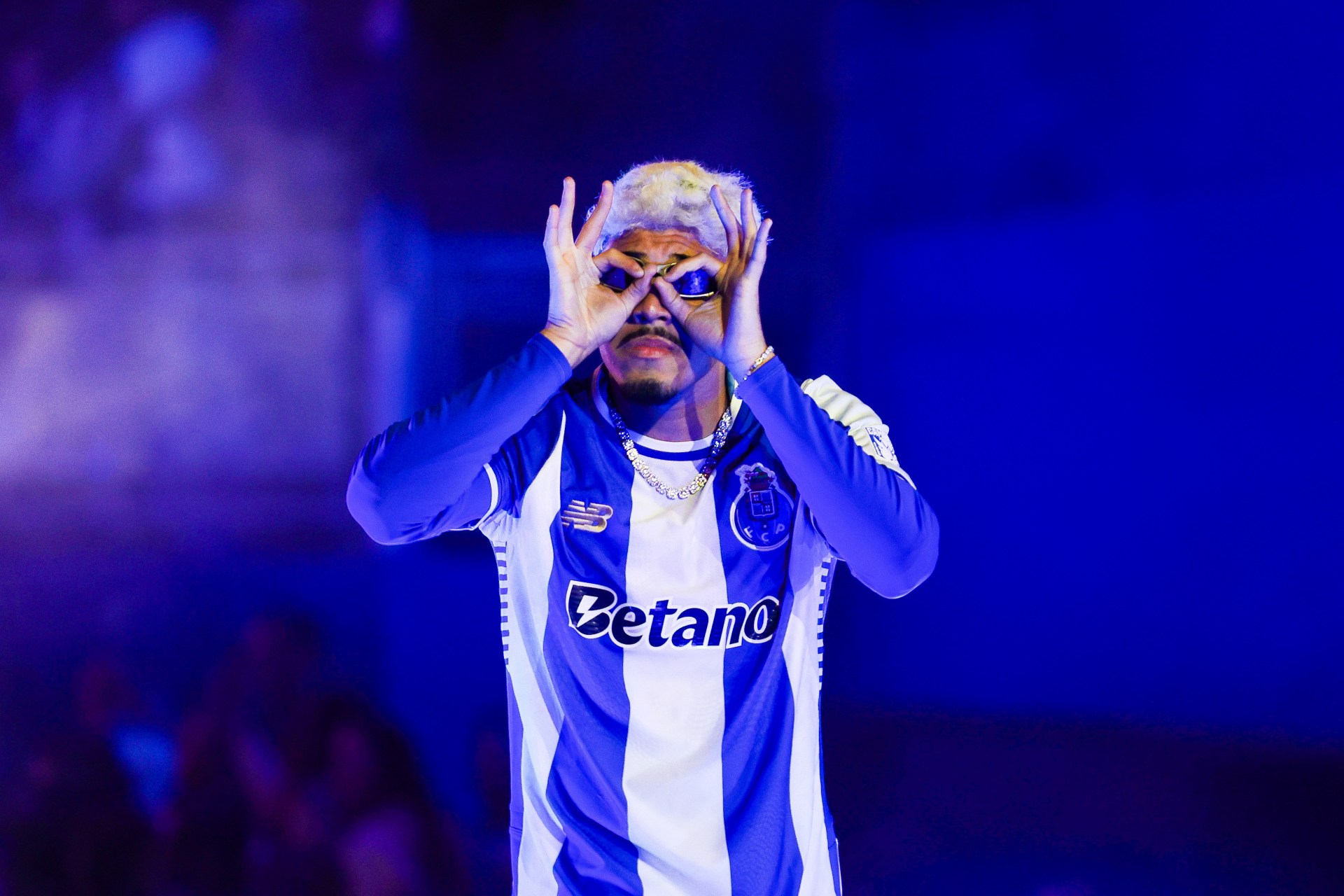 Man Utd make approach to sign Porto star William Gomes