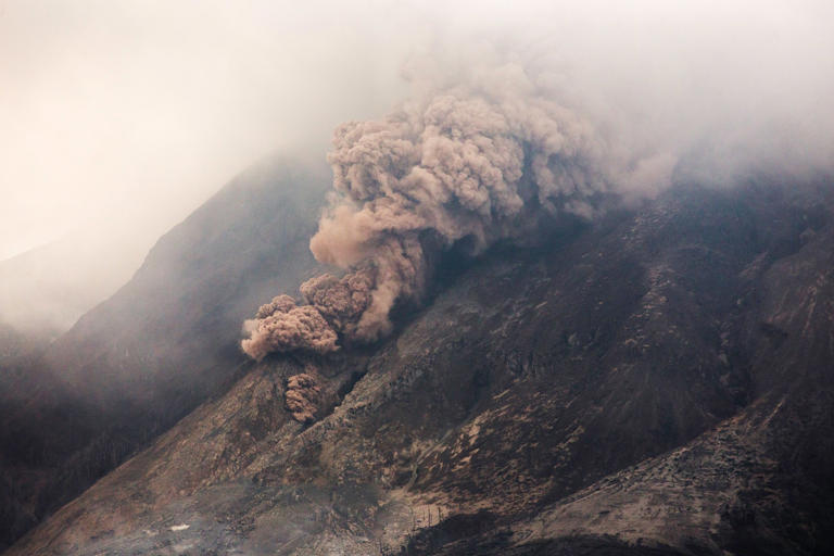 USA’s deadliest volcano could obliterate towns home to 60,000 without ...