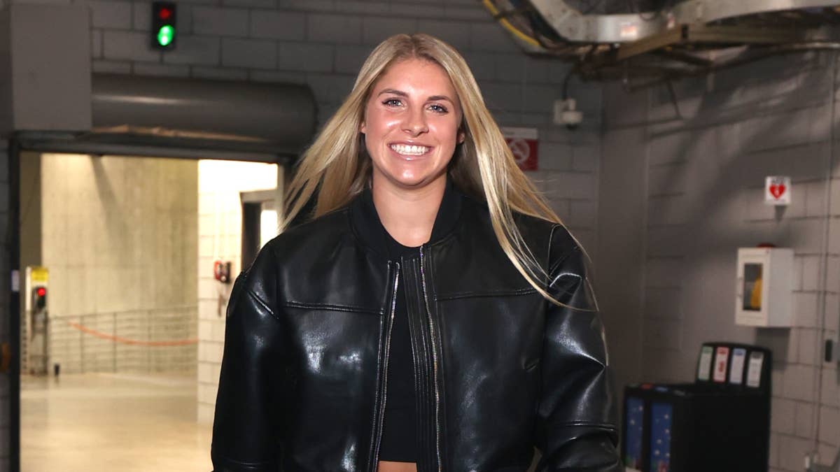 WNBA injury update: Is Sarah Ashlee Barker playing today in Fire vs. Dream?
