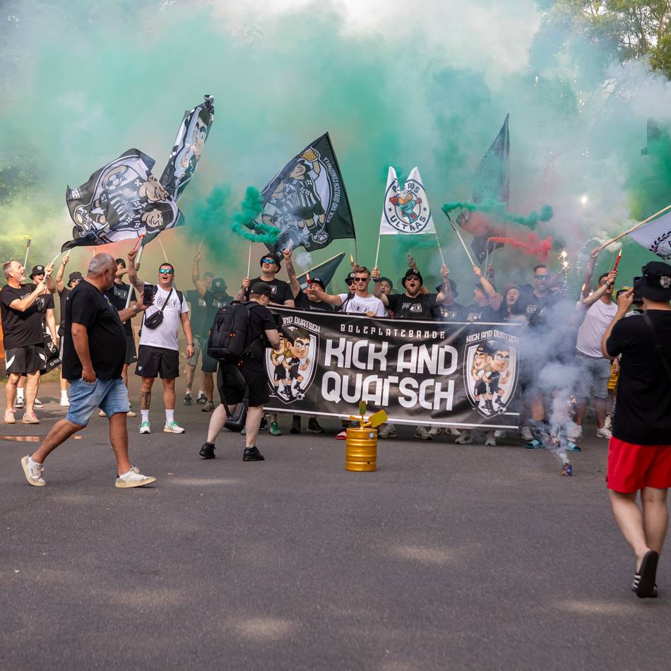 Beim Hand-in-Hand-Cup feiern und Gutes tun