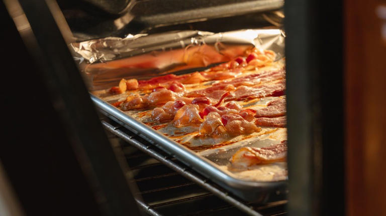 What's the best temperature to cook bacon in the oven, really?