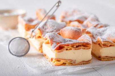 Blätterteigkuchen mit Vanillepudding: So leicht backst du leckere ...
