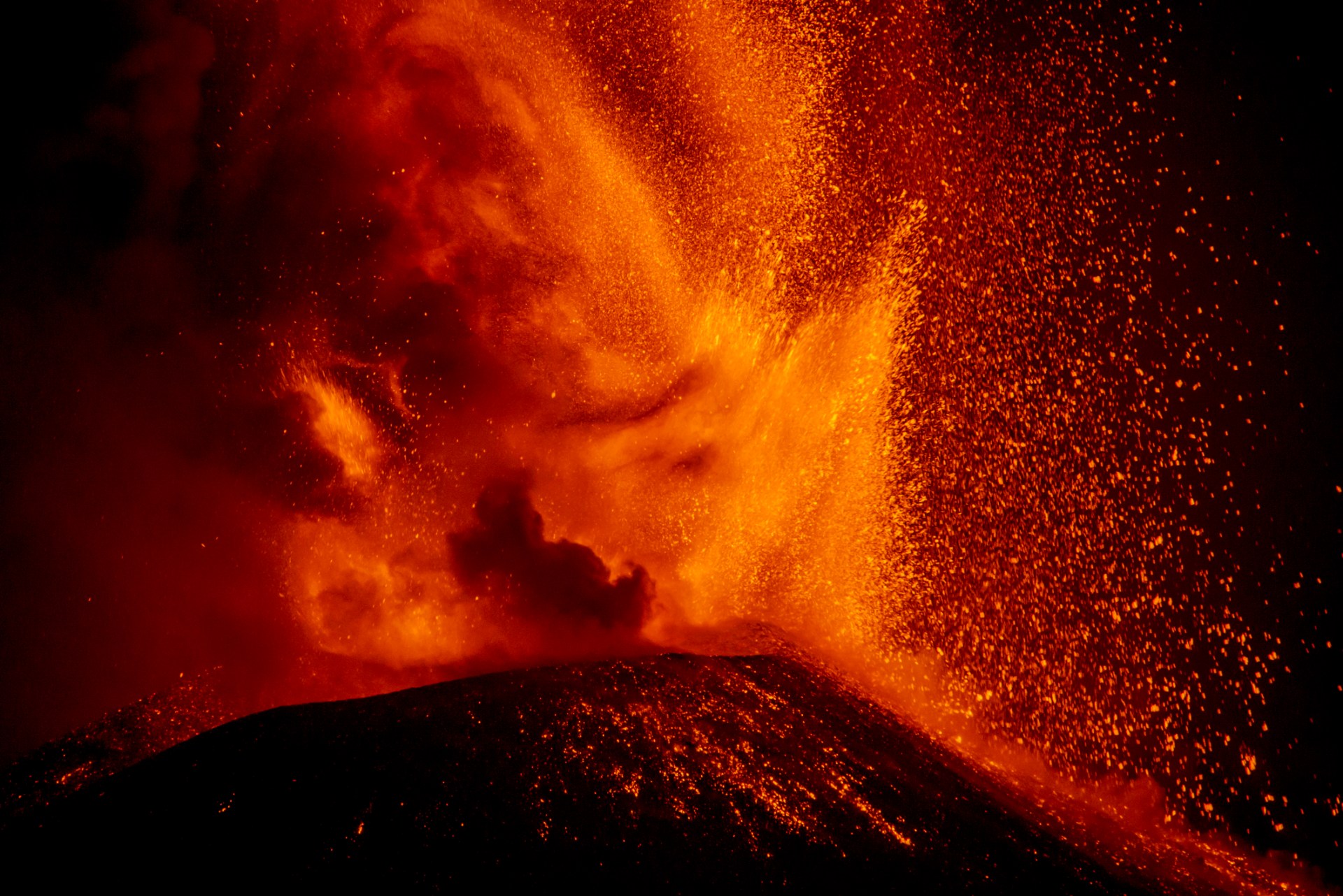 USA’s deadliest volcano could obliterate towns home to 60,000 without ...