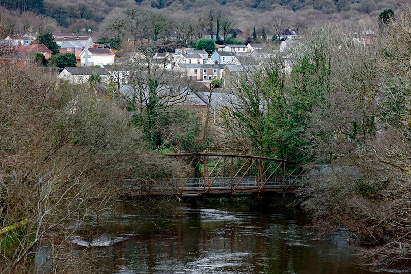 Warning for kids to stay out of river after vomiting and diarrhoea reports