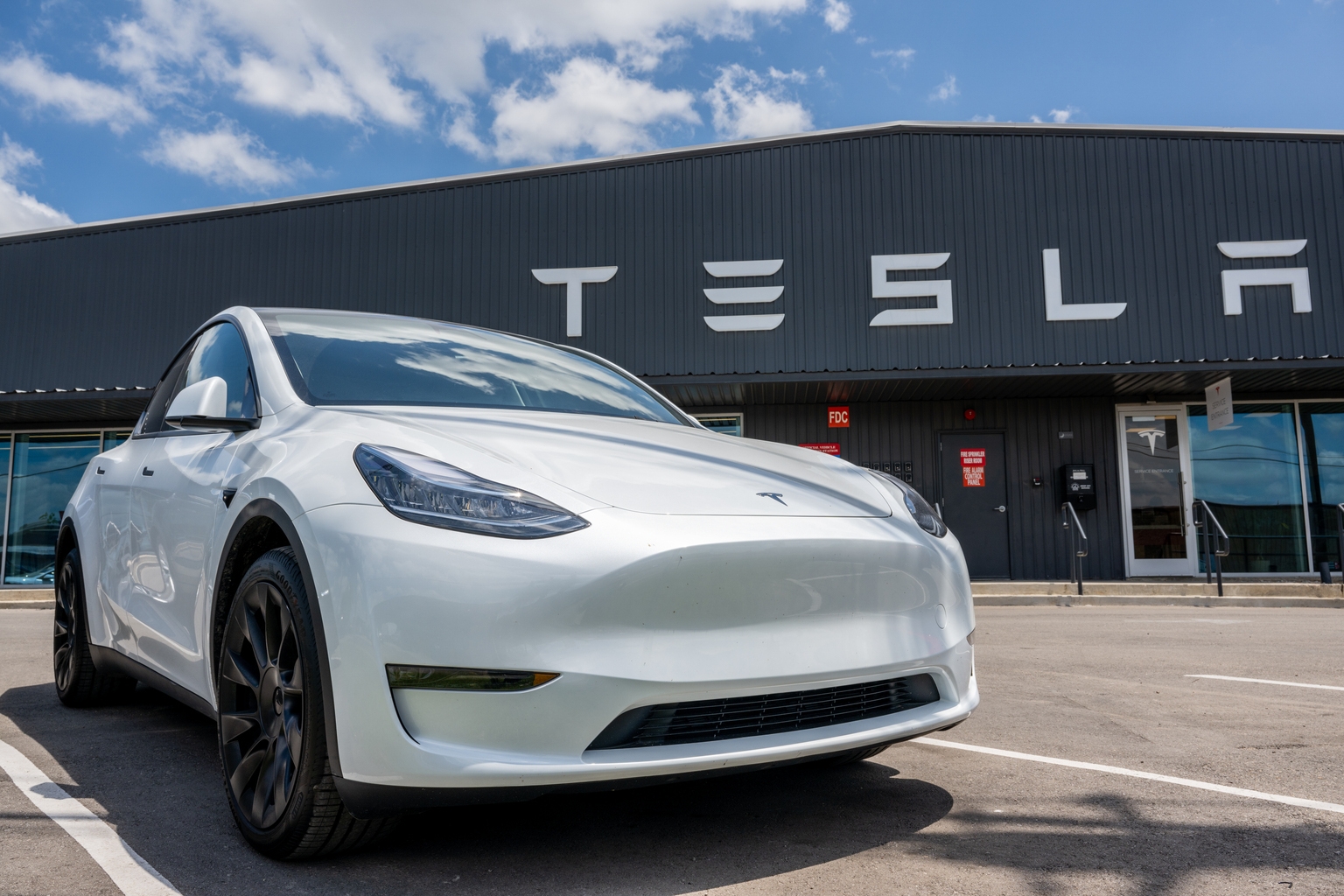 Tesla robotaxi fleet in Texas is less than one-tenth of Waymo's