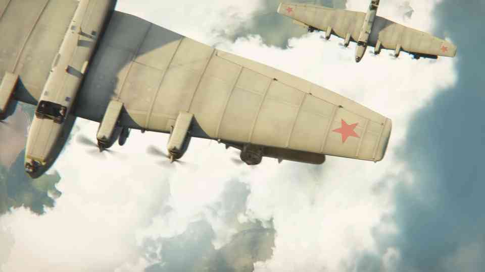 The Soviet Union built 30+ ton flying aircraft carriers that launched ...