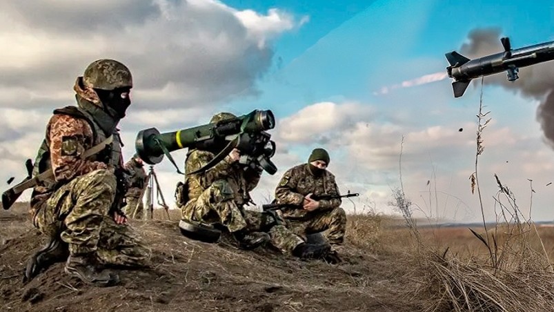 Seht, wie eine Javelin Putins T-90M in ein brennendes Wrack verwandelte