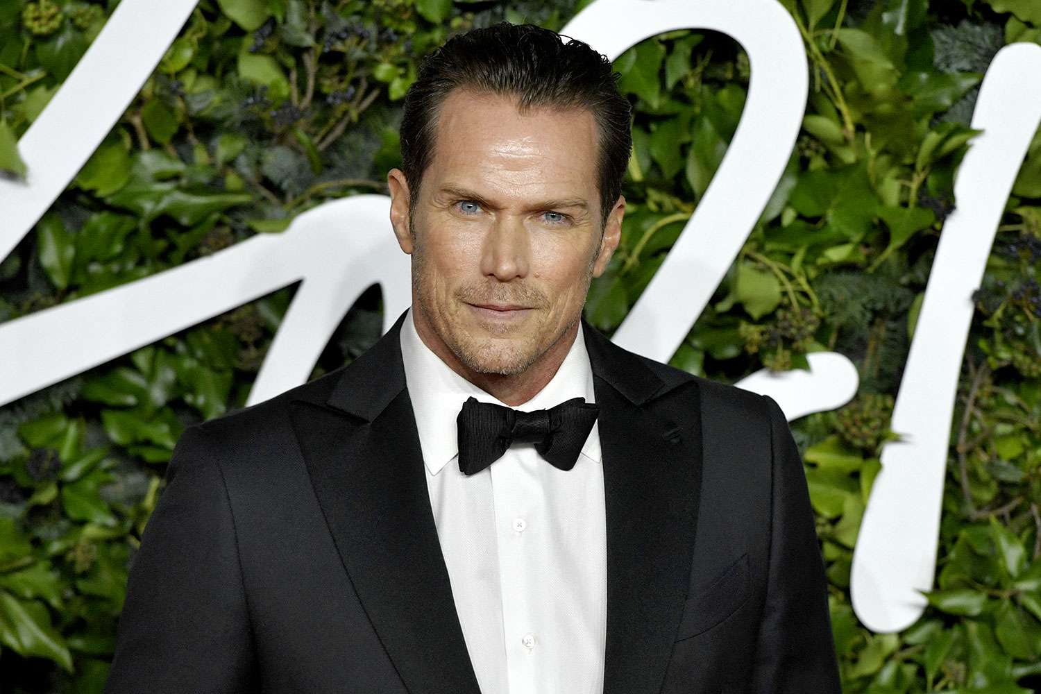 Ex-HBO star Jason Lewis reveals he's been working on a nine-book ...