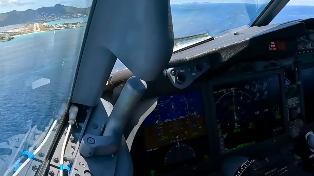 Boeing 737MAX touchdown at St Maarten captured by Just Planes