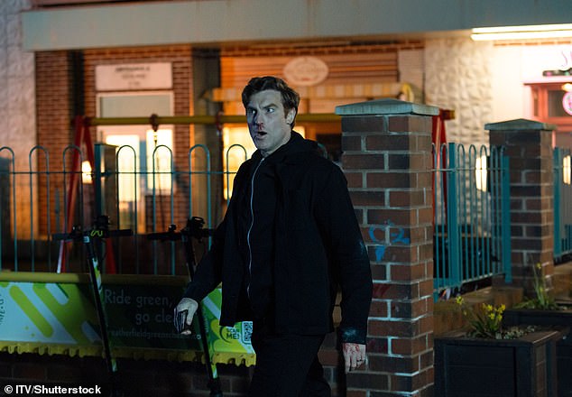 Corrie's Tyrone Dobbs raises fan's suspicion of involvement in Theo ...