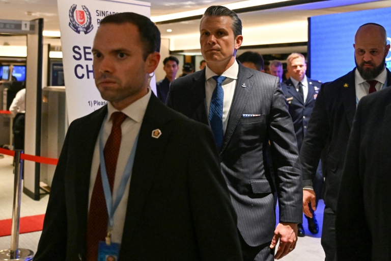 Asie-Pacifique: Pete Hegseth vedette d'un sommet défense sans ministre ...