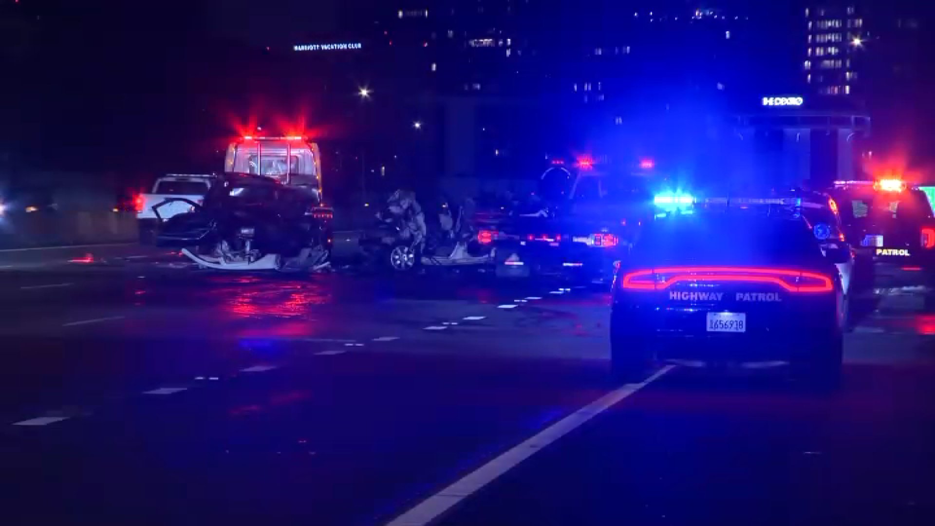 2 people dead in fiery wrong-way crash on southbound I-5 near downtown