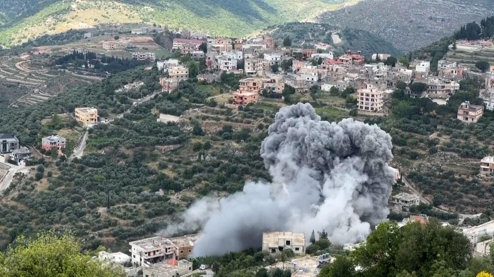 Israeli fighter jets strike Lebanese village