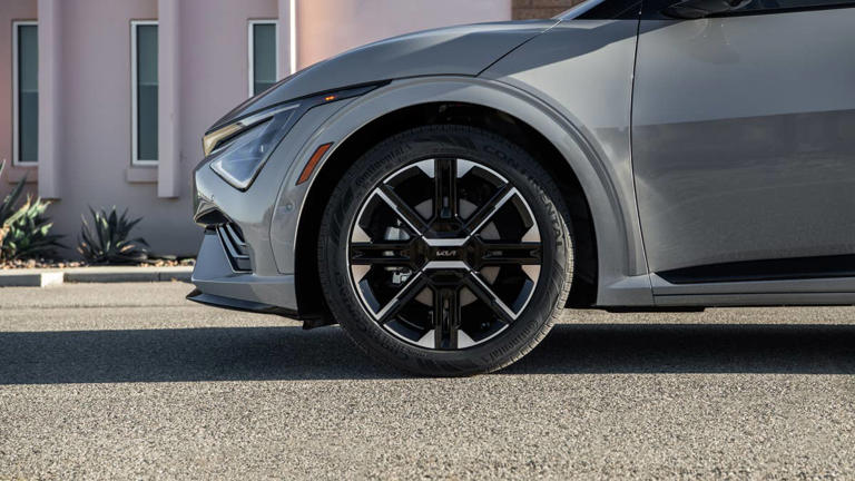 I drove the 2026 Kia EV6 GT-Line AWD. This is my honest review