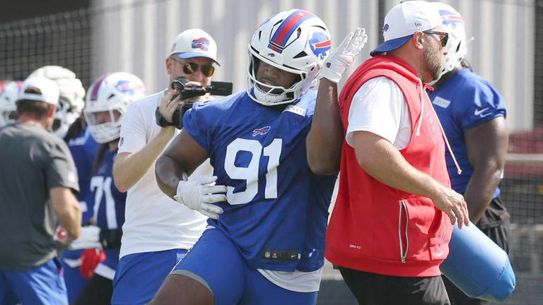 Ed Oliver is one Bills player Jim Leonhard appears most excited about ...