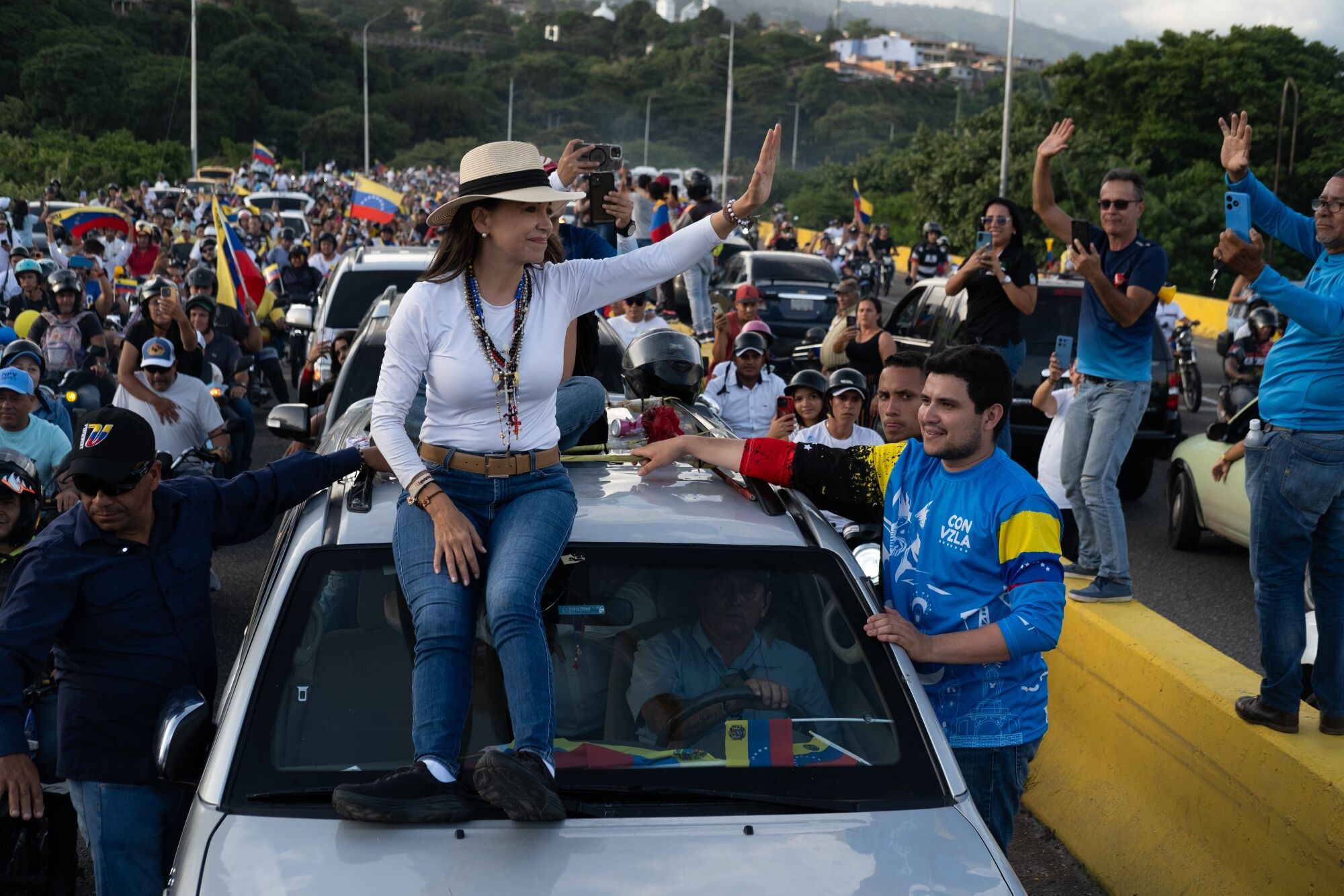 Machado seeks Venezuela election talks with interim government