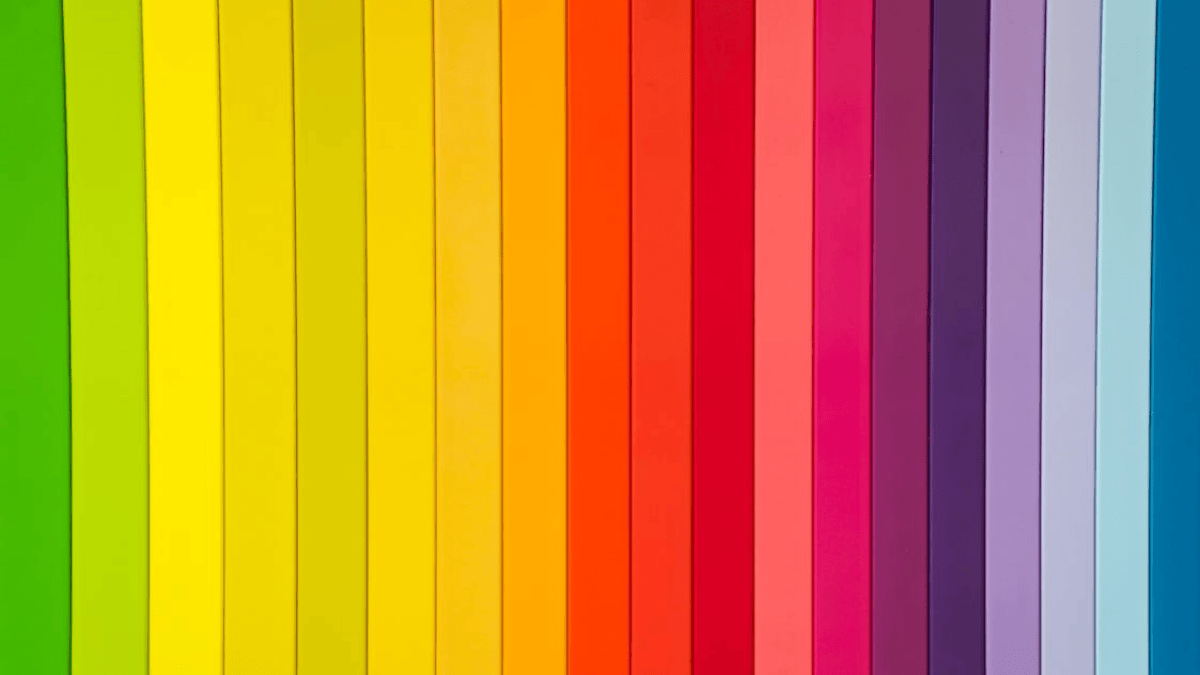 7 colors women over 40 should avoid (because they secretly make you ...