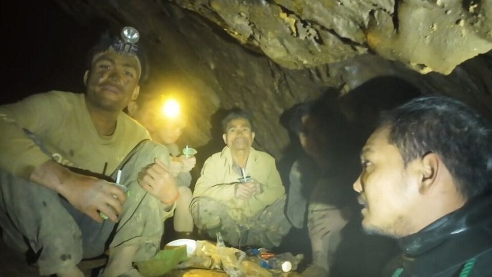 Laos cave update: Heavy machinery used in rescue ops as efforts to ...