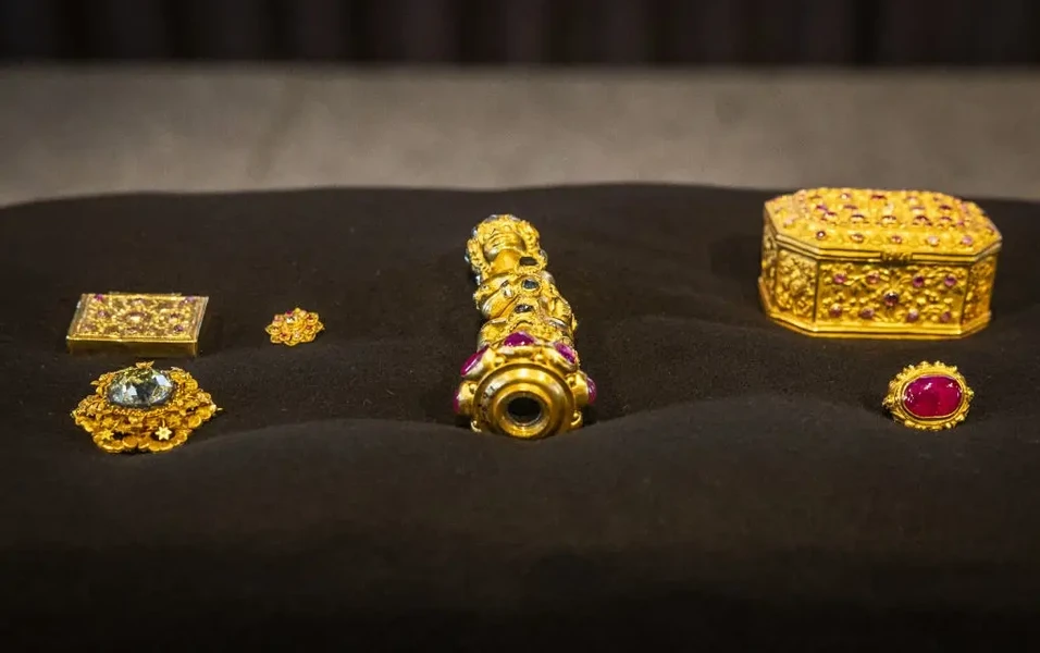 Dutch royal probe finds colonial-era items likely looted