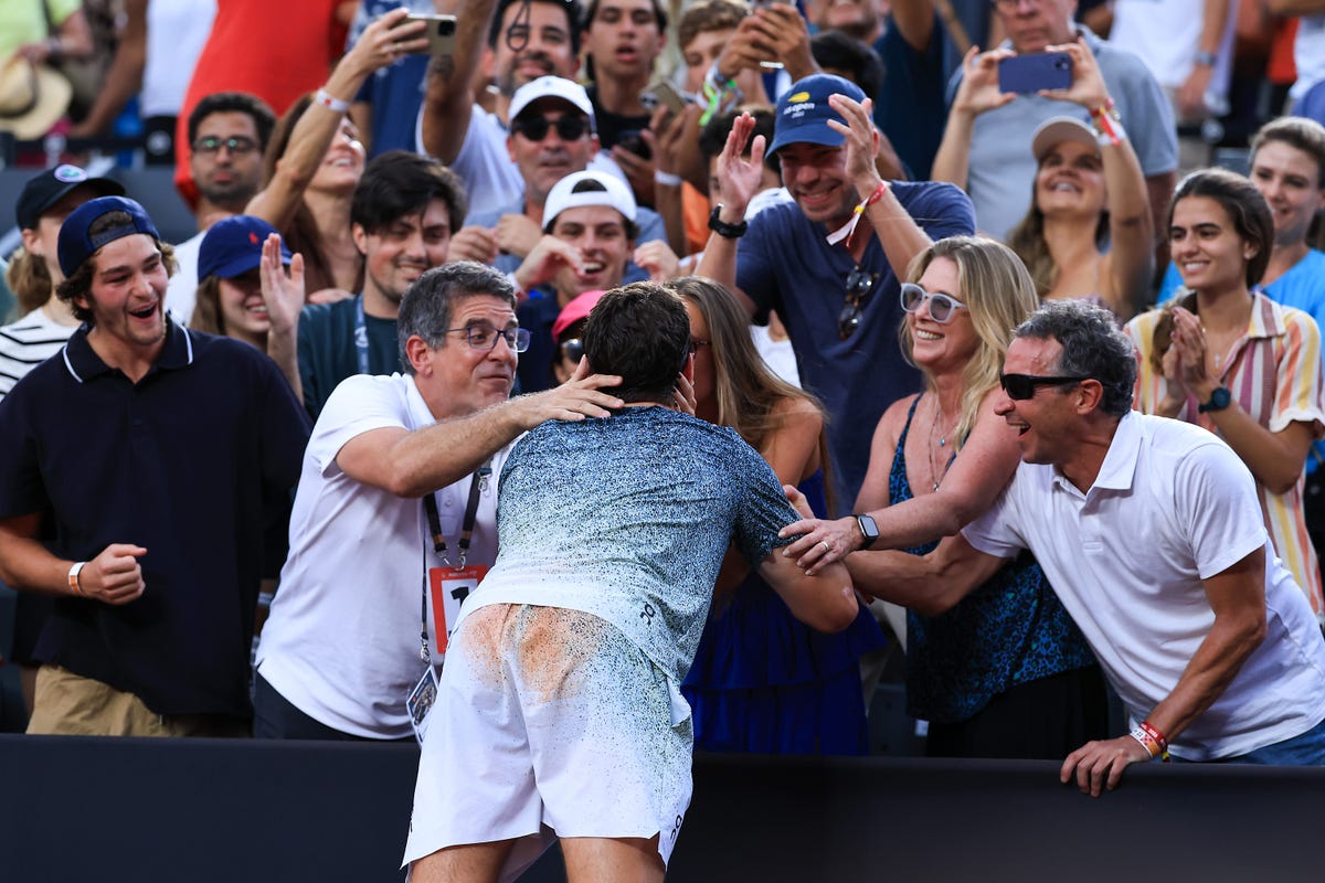 Brazilian tennis prodigy João Fonseca is managed by his parents
