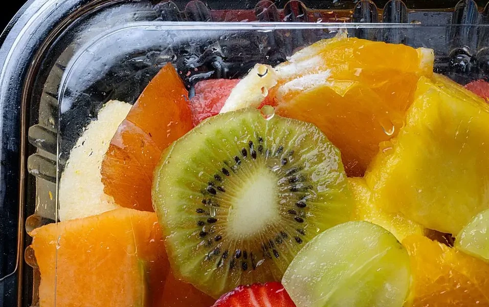 Smart fruit choices for busy office days