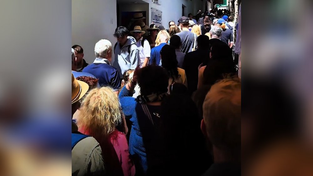 A nightmare vacation? Crowds of tourists are flooding Italy