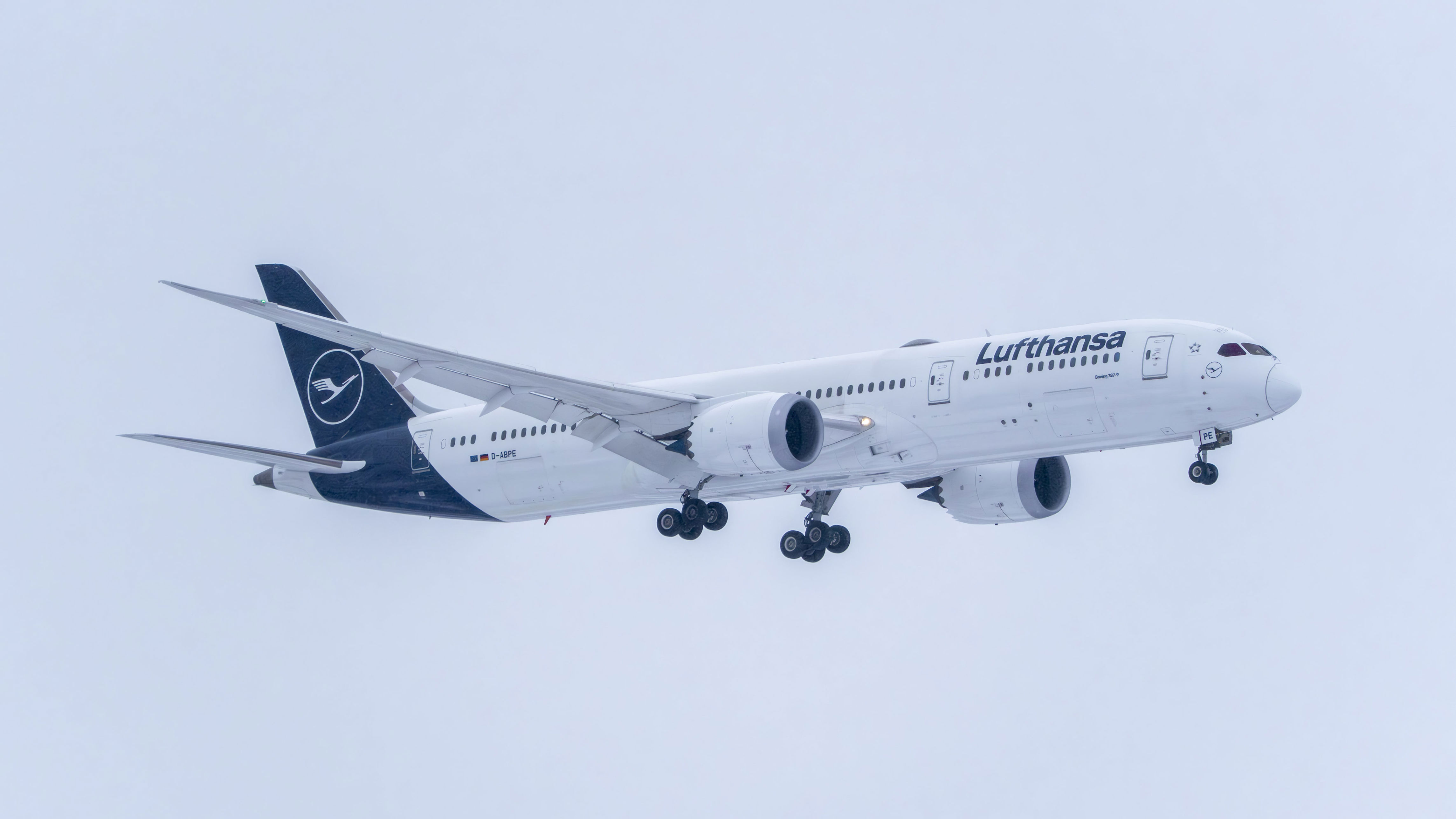 Lufthansa Miles & More adds steep fees to refund some award flights