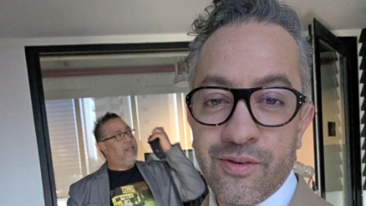 ¿Qué hizo Chumel Torres? El conductor sale a pedir disculpas tras la funa