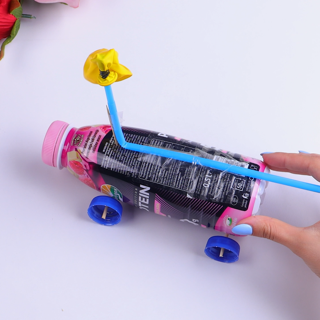 Fun DIY with a balloon-powered toy car idea! 🤩
