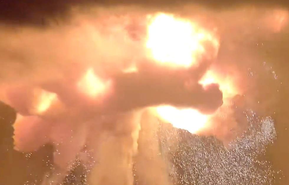 Espace : Après l’explosion de la fusée New Glenn, quelles conséquences ...