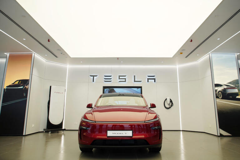 Tesla introduces 2026 Model Y premium rear-wheel drive in India