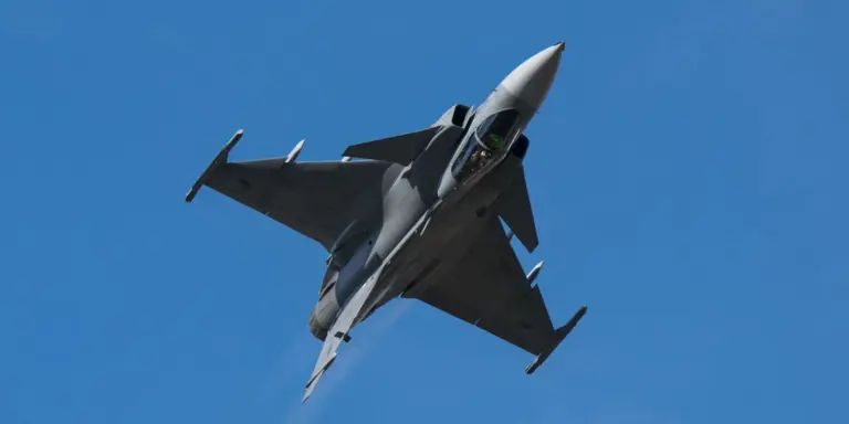 Swedish fighter jets could help Ukraine put Russian pilots under new ...