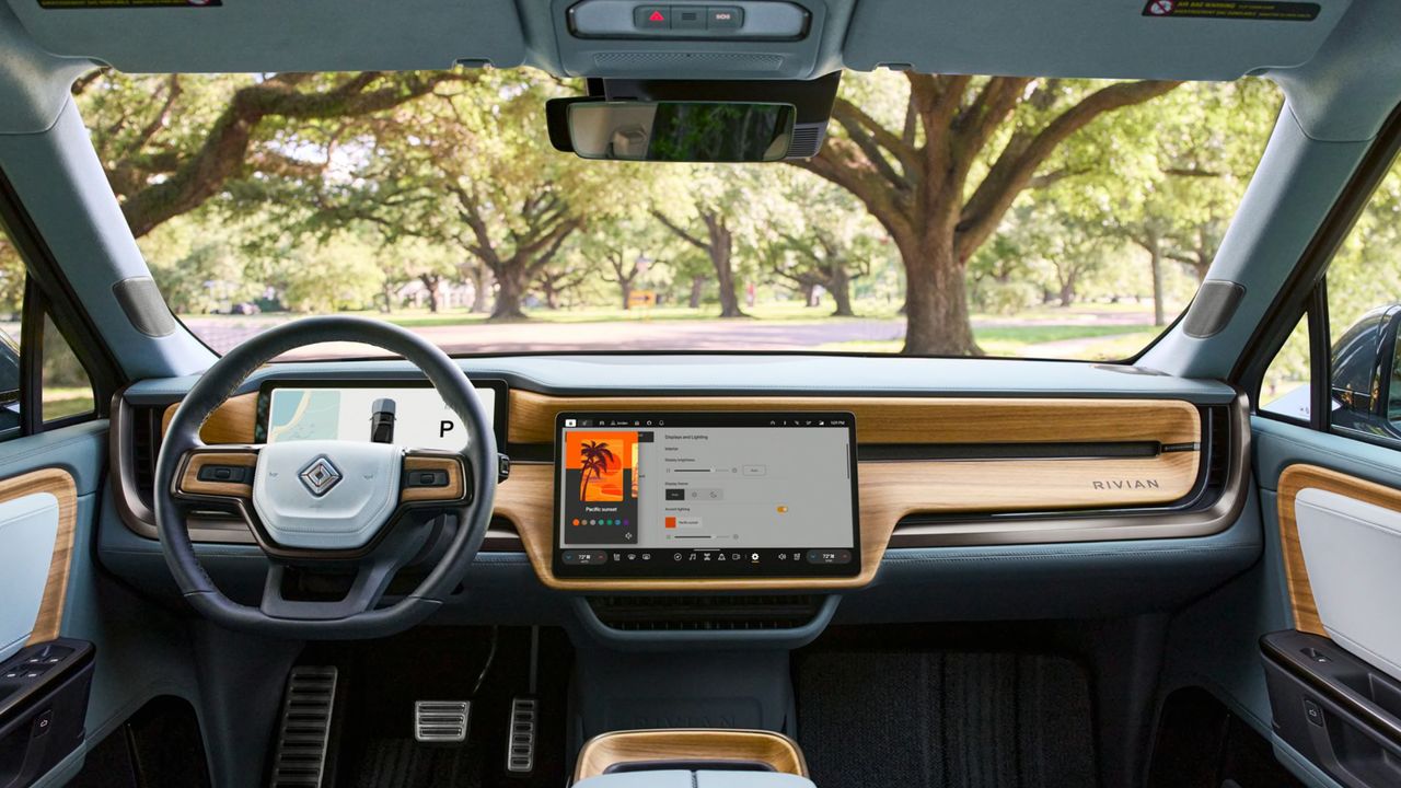 Completely obsolete says major car manufacturer about Apple CarPlay ...