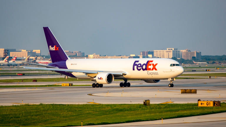 Boeing delivers FedEx’s 152nd & final 767-300 freighter ahead of ...
