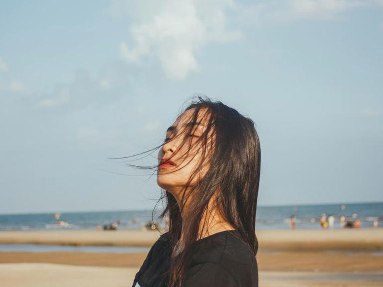 Negative Energie loswerden? Dieses Ritual wirkt in Sekunden – laut ...