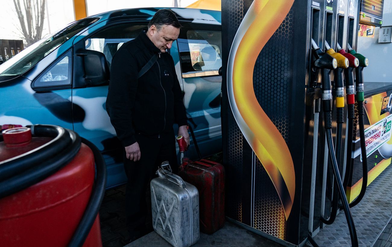 Fuel shortages hit Russian-occupied Crimea as gas stations run dry in ...