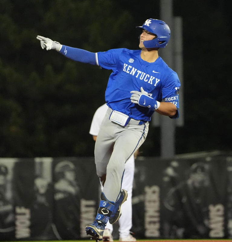 How to live stream Kentucky vs. Wake Forest: College Baseball World ...