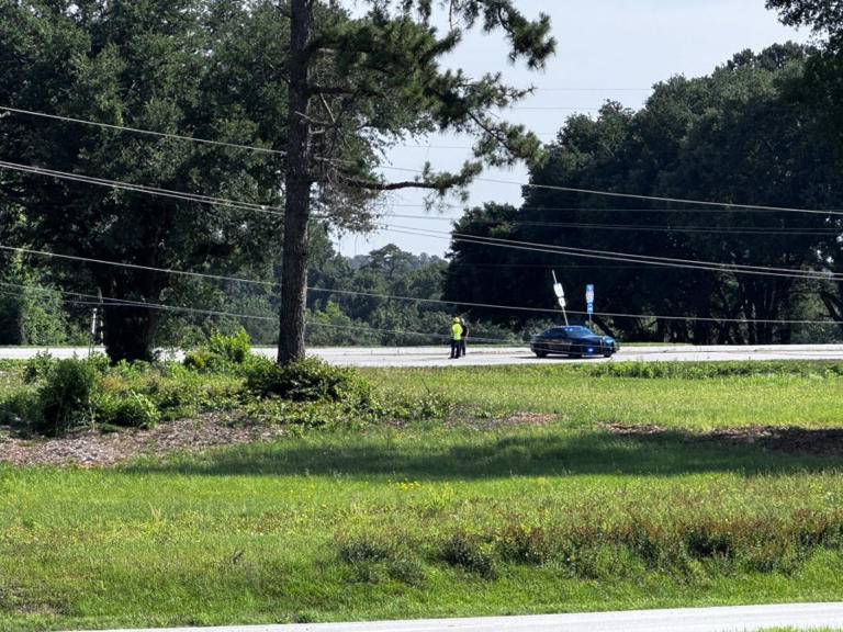 18 wheeler downs power lines in Aiken Co., 1 lane of Atomic Rd. closed
