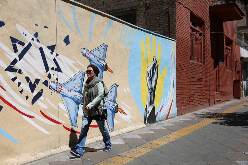 Trump to decide imminently on Iran deal, says Hormuz Strait must open