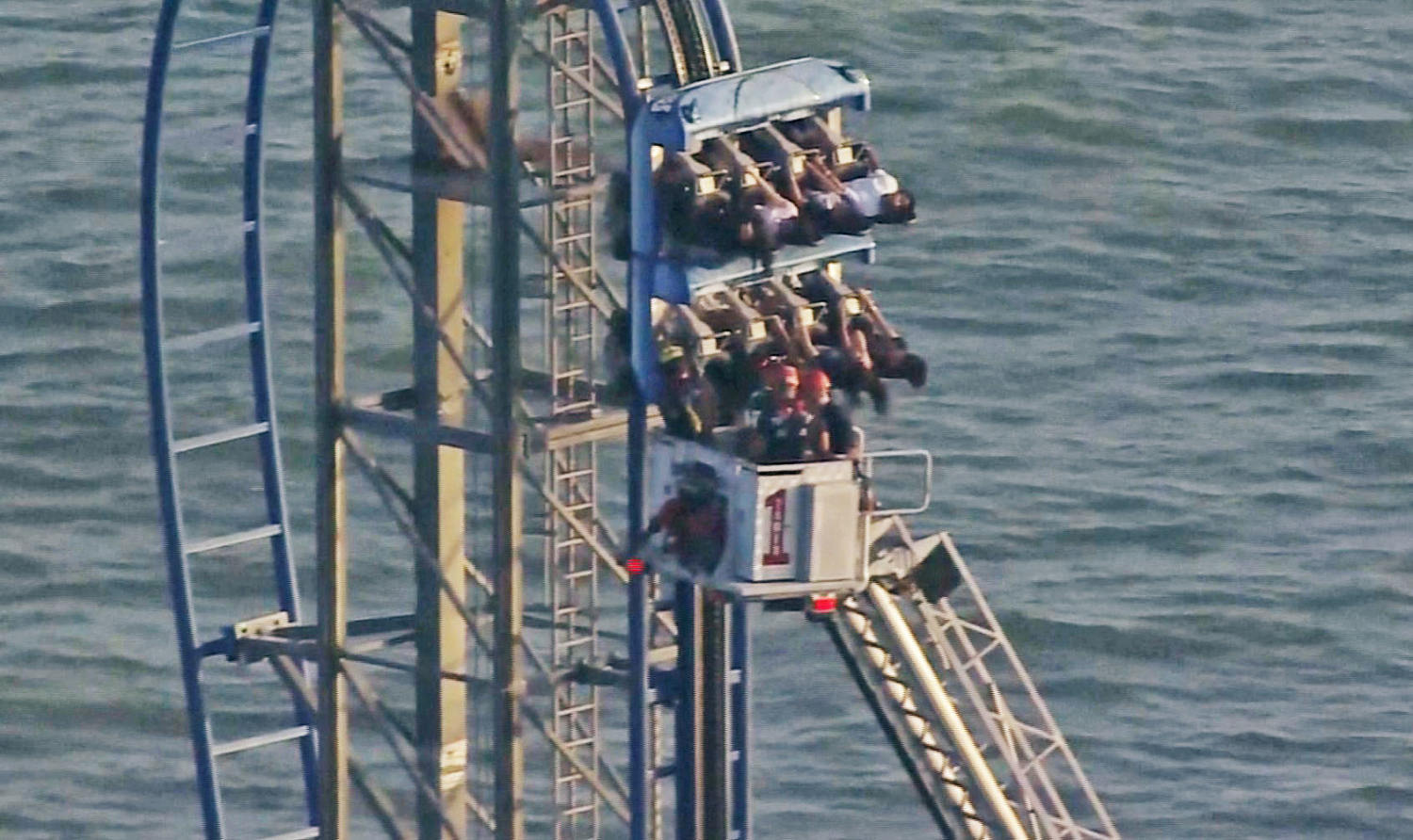 Texas roller coaster malfunction leaves 8 riders stranded 100 feet in ...