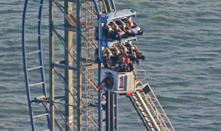 Texas roller coaster malfunction leaves 8 riders stranded 100 feet in ...