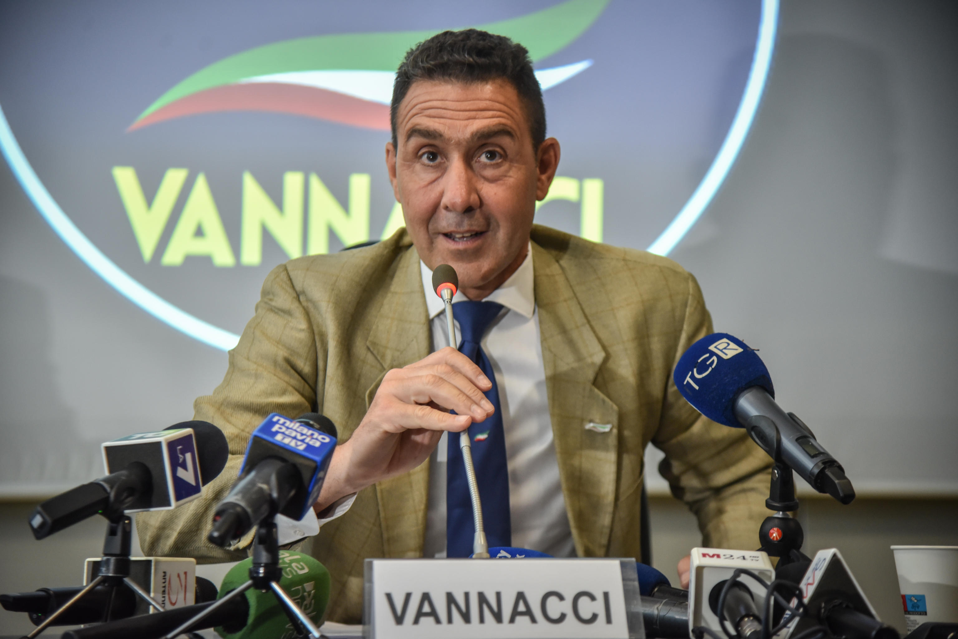 Vannacci, alleanza con FdI? Non escludiamo nulla, ma non faremo da ...