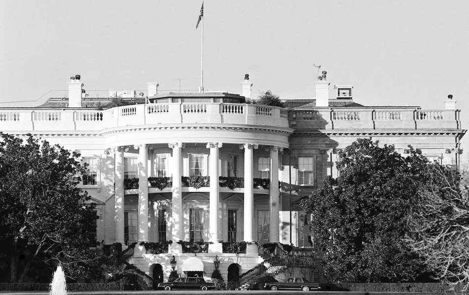 White House unveils UFO-themed immigration site Aliens.gov