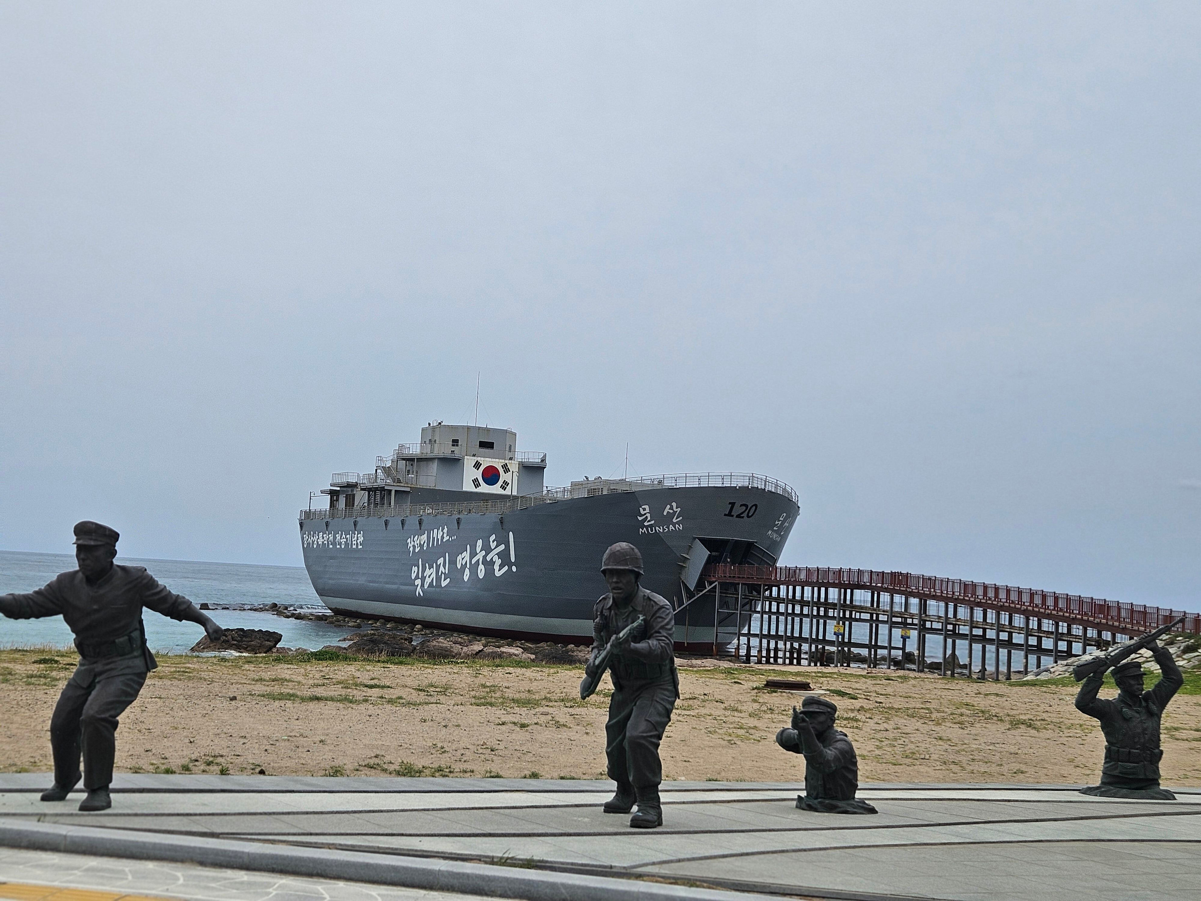 Forgotten heroes: 772 student soldiers honored at Jangsa Memorial