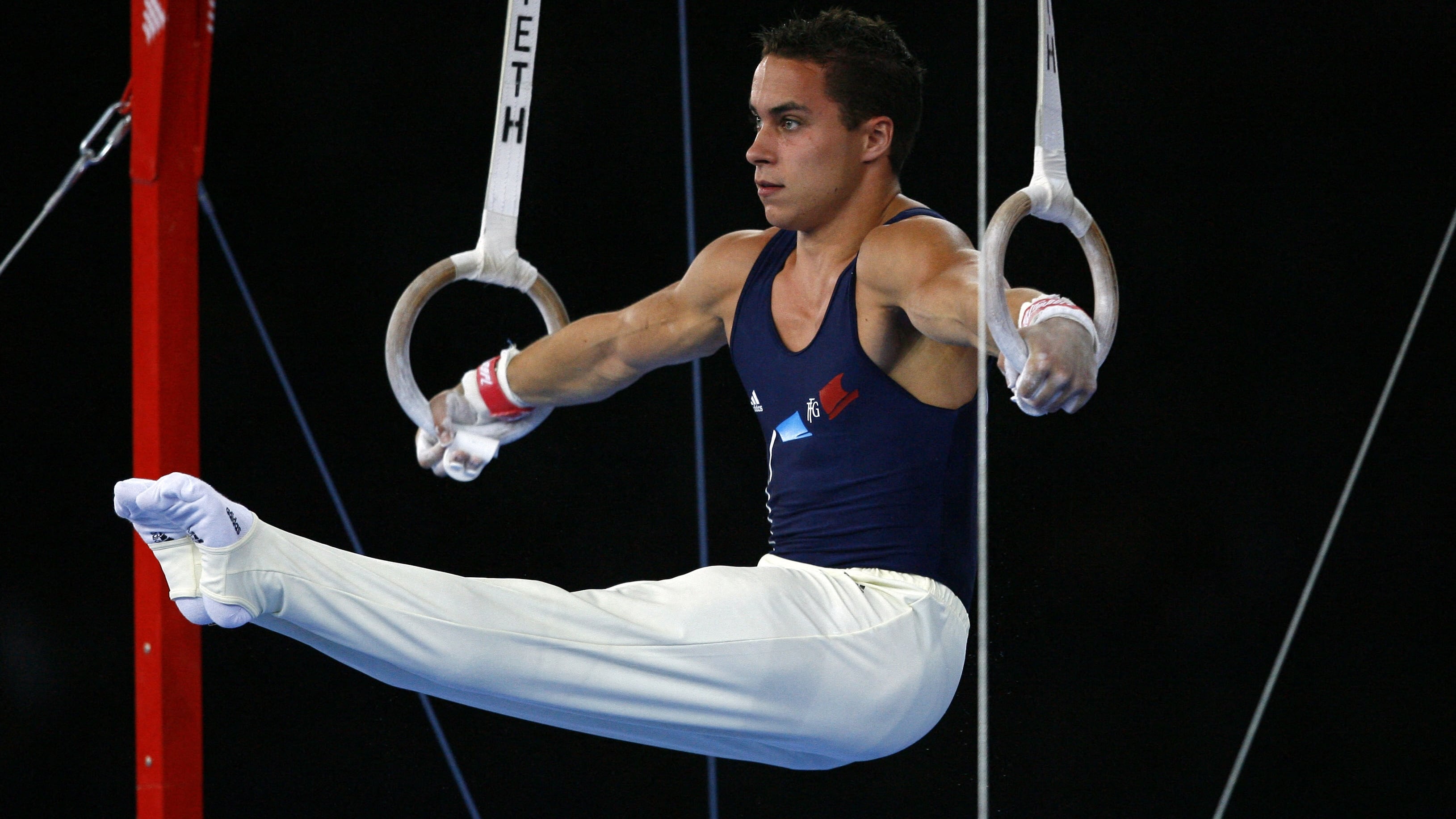 Olympic gymnast, 41, dies in car crash
