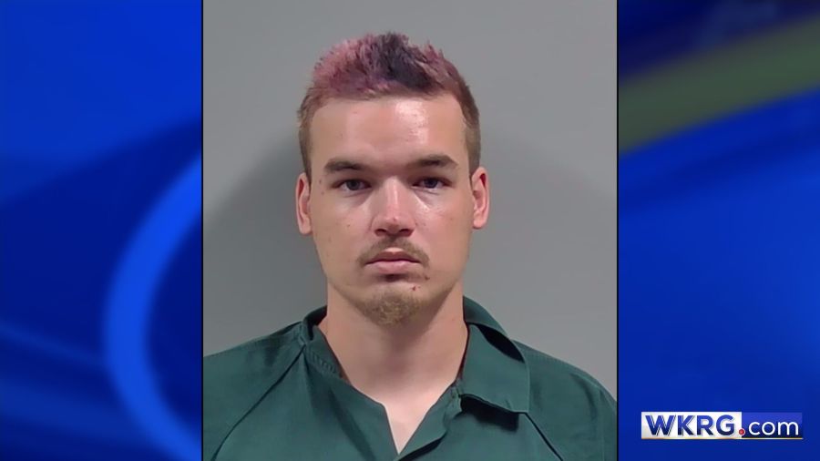 Pensacola man arrested for manslaughter in crash that killed unborn baby