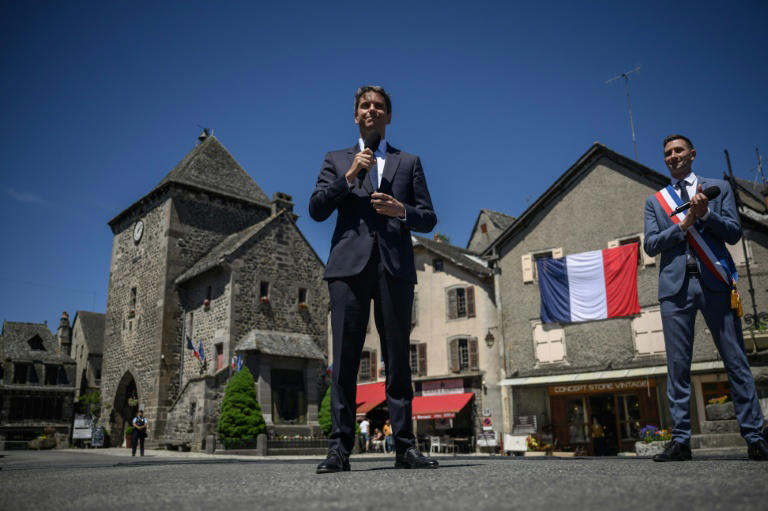 La candidature Attal : petite startup, gros moyens, combien de troupes